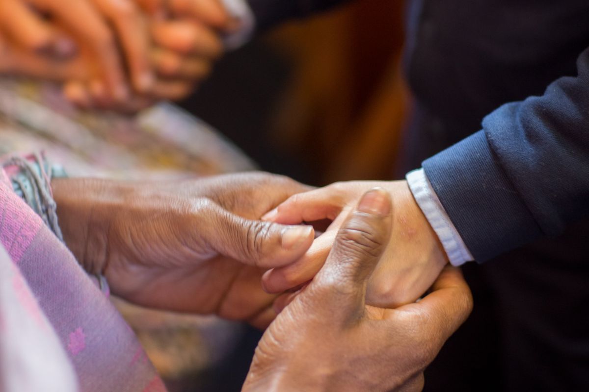 How to behave at a funeral – Funeral Etiquette